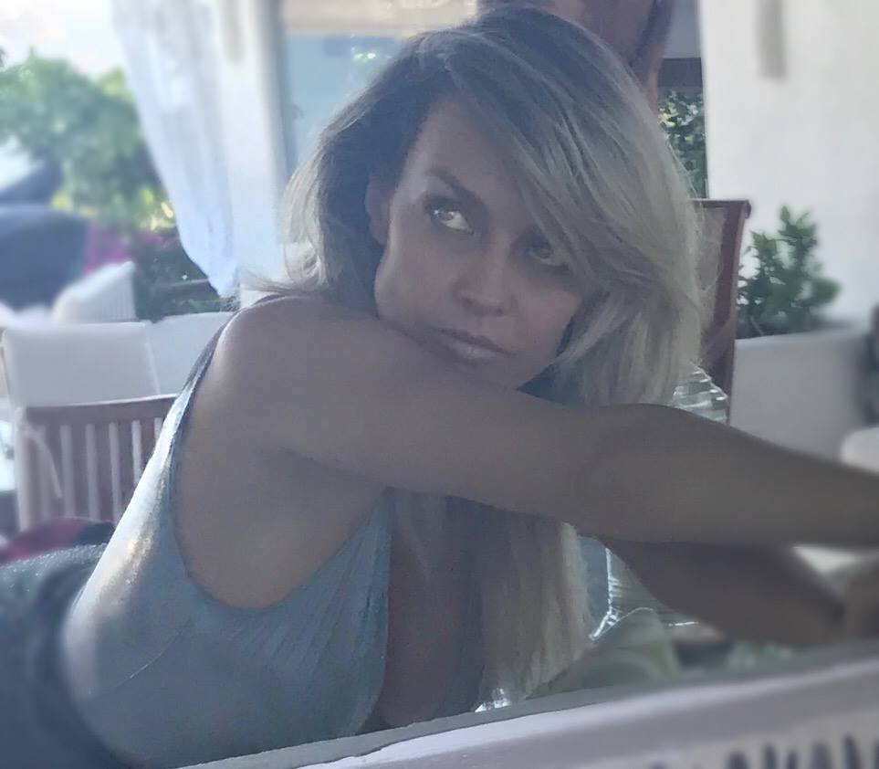 Fey continúa luciendo su figura en redes sociales - Diario de Yucatán