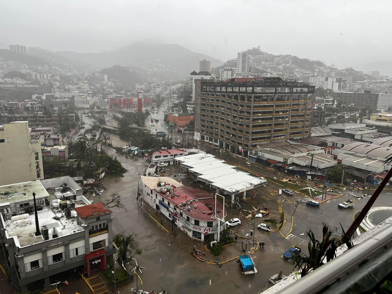 Huracán "Otis" deja 27 muertos y 4 desaparecidos en Guerrero - Diario ...