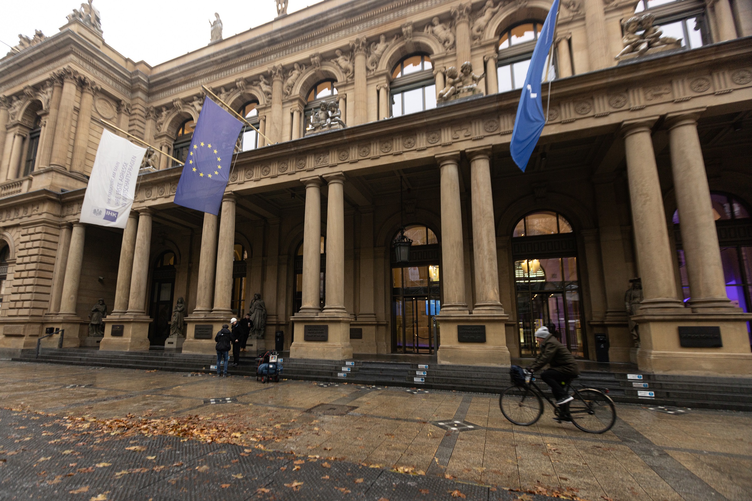 Cierre mixto de los principales mercados de Europa y el euro avanza ...