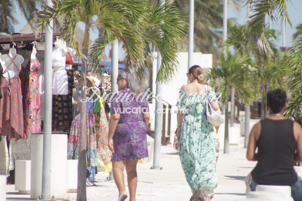 Vendedores enfrentan jornada regular en Progreso