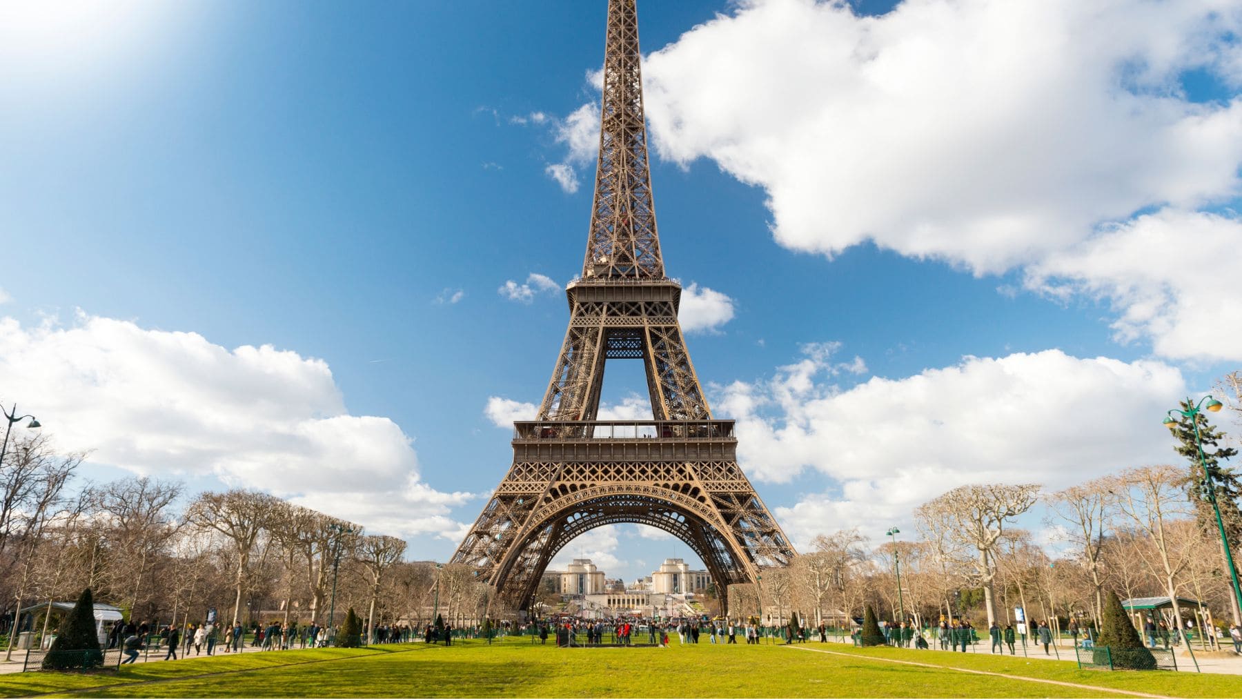 La Torre Eiffel cierra sus puertas debido a huelga - Diario de Yucatán