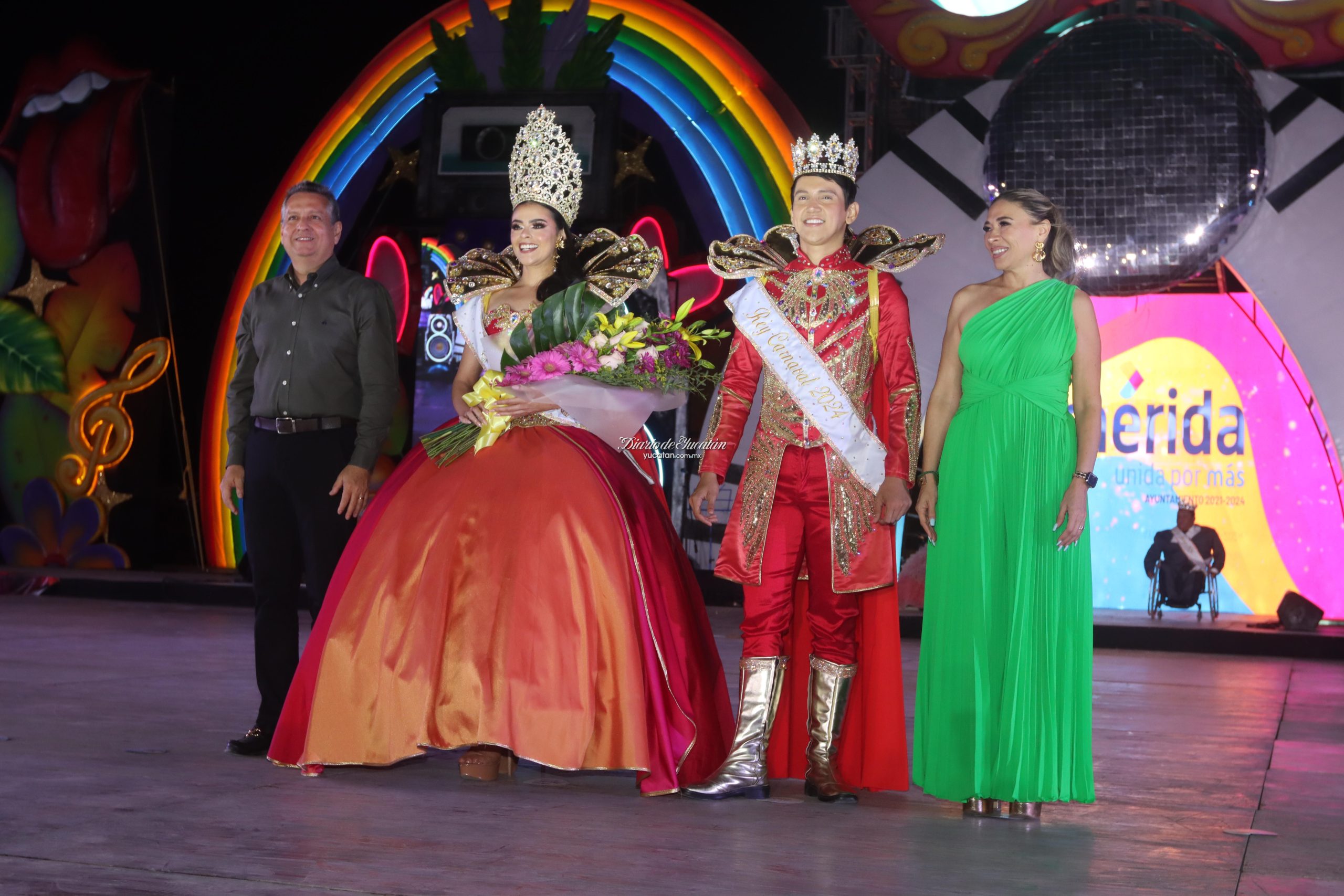 Carnaval de Mérida 2024: así se vivió la noche de coronación de los reyes