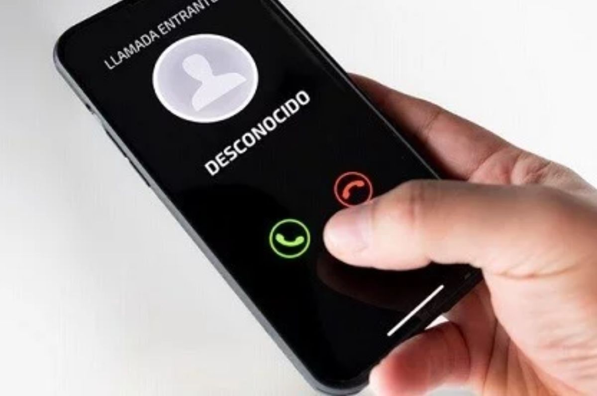 ¿Te llaman y cuelgan de inmediato cuando contestas? Esta es la estafa ...
