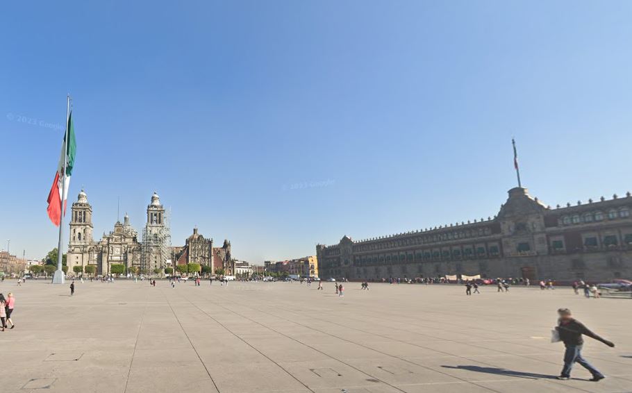 AMLO asegura que la bandera estará izada en el Zócalo el próximo ...