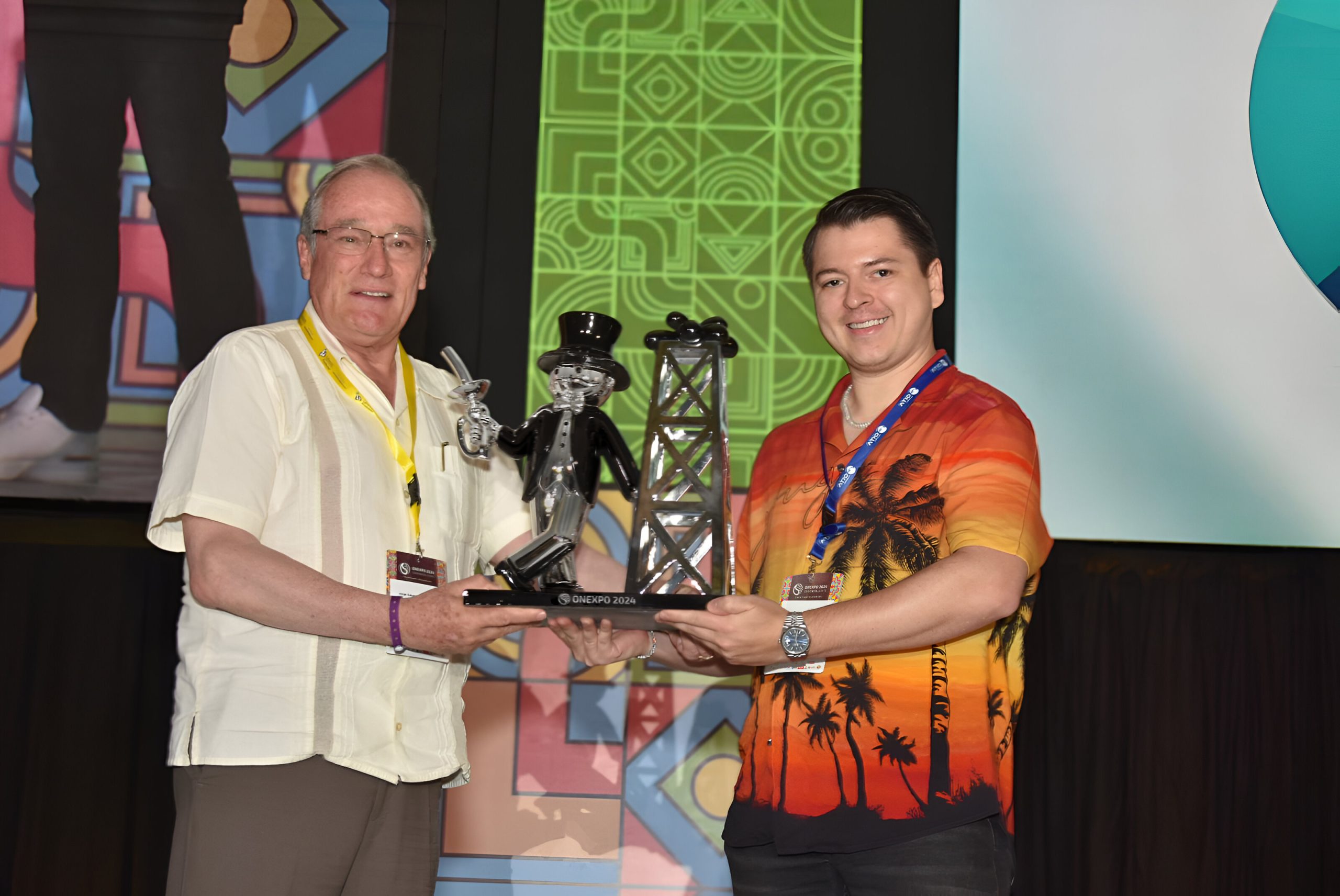 Presidente de Onexpo Nacional recibe premio por parte de Pieri Gallery ...