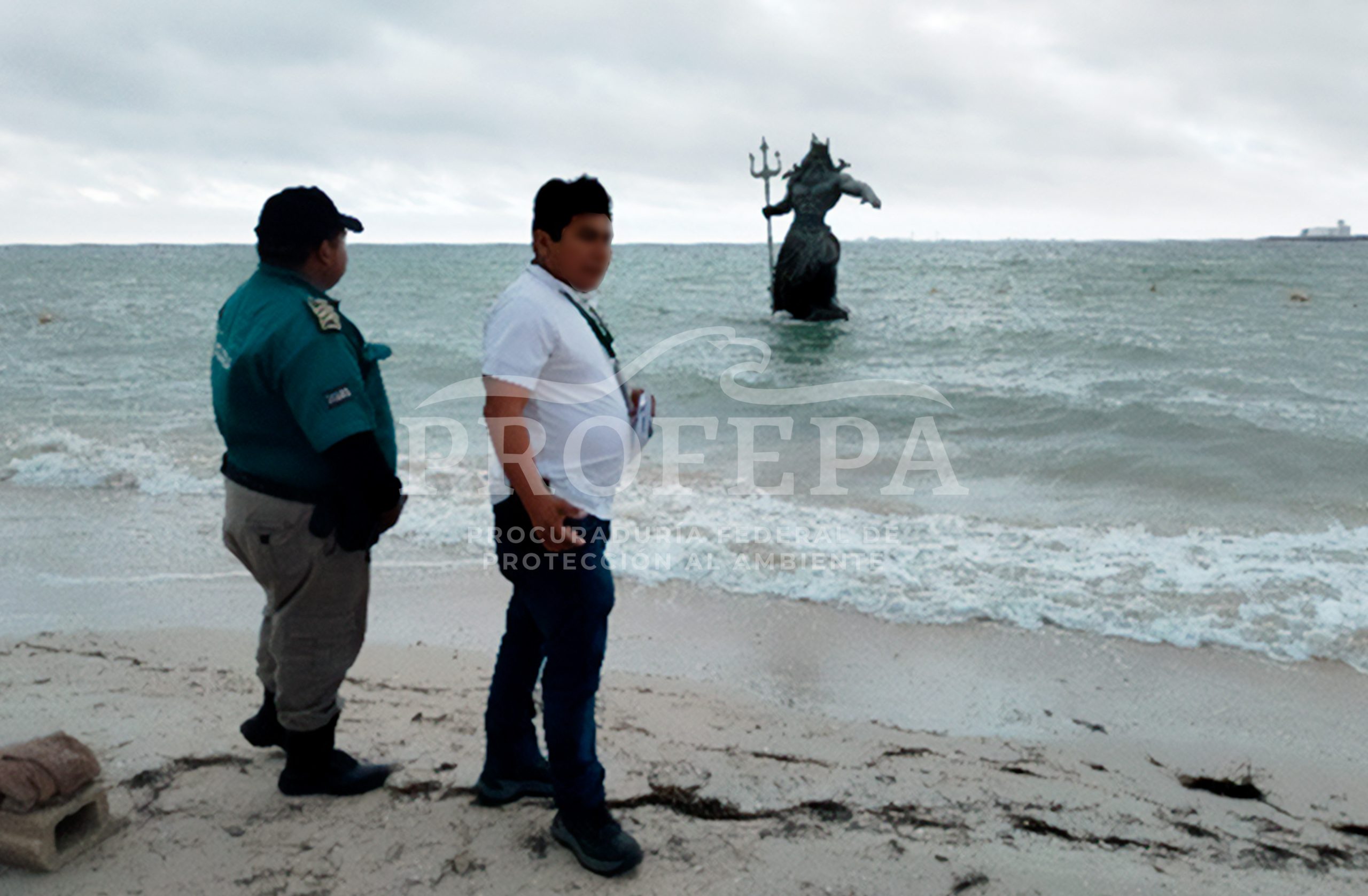 Profepa clausura la estatua de Poseidón en Progreso, Yucatán - Diario ...