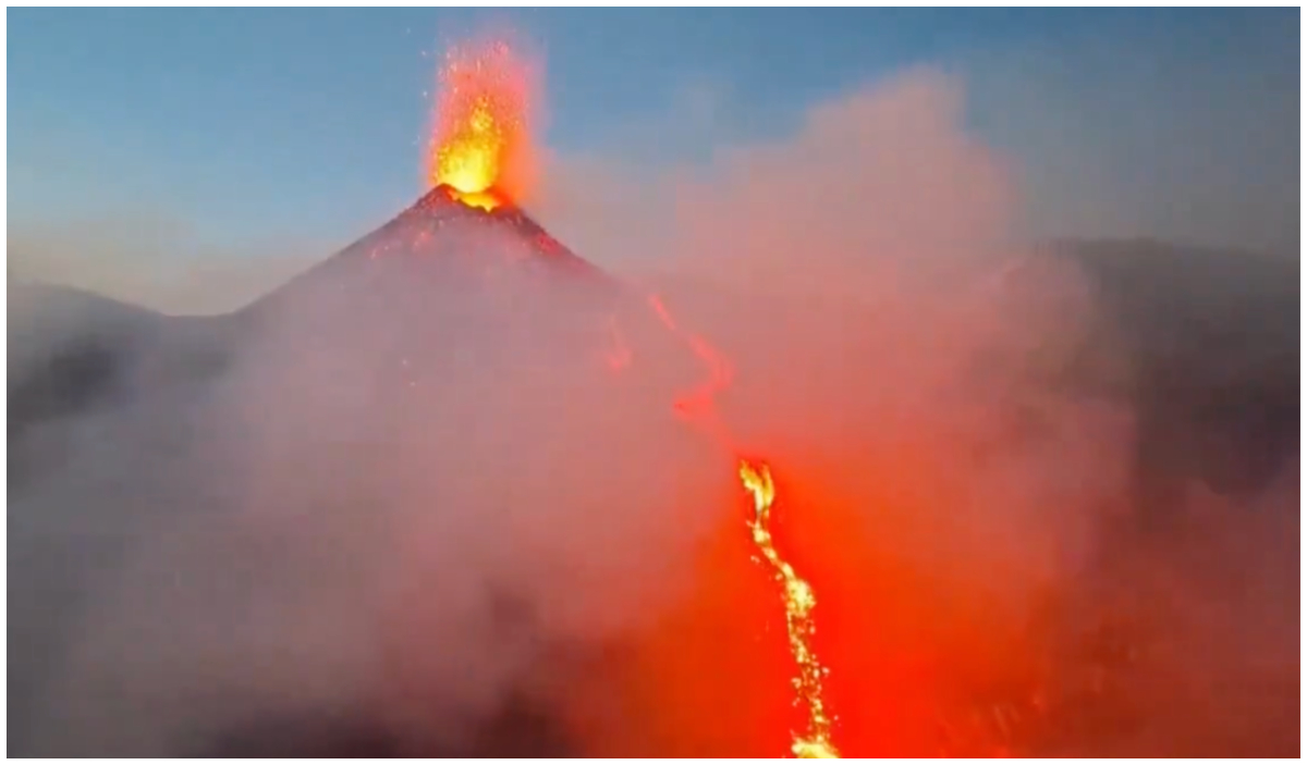 Nueva erupción del Etna, el volcán más activo de Europa (Vídeo)